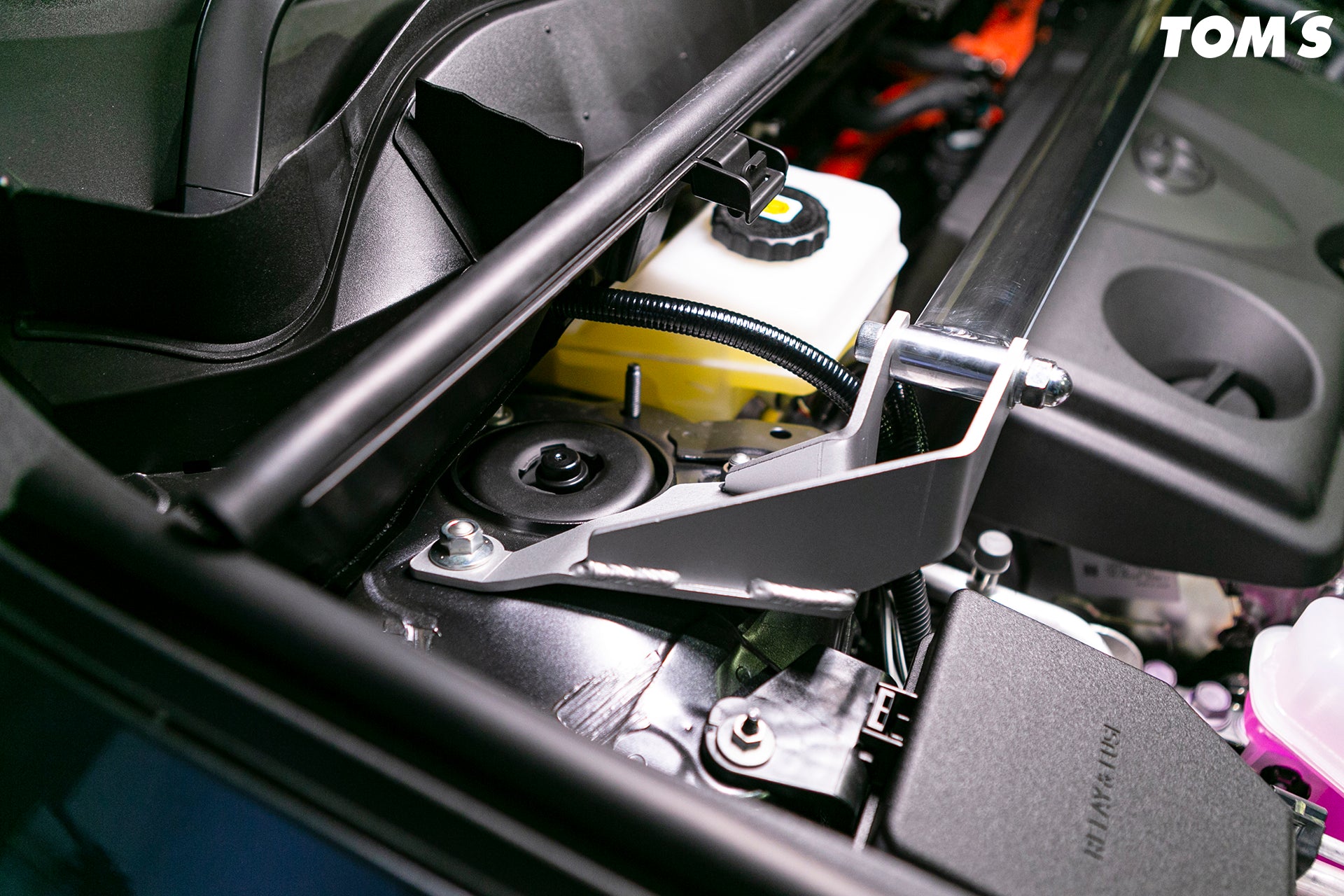 Toyota Rav4 Upper Performance Rod – toms racing australia